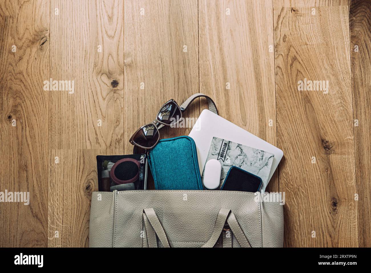 Travel Essentials Pack For Trip, Things Pack In Carry-On. Packing list ...