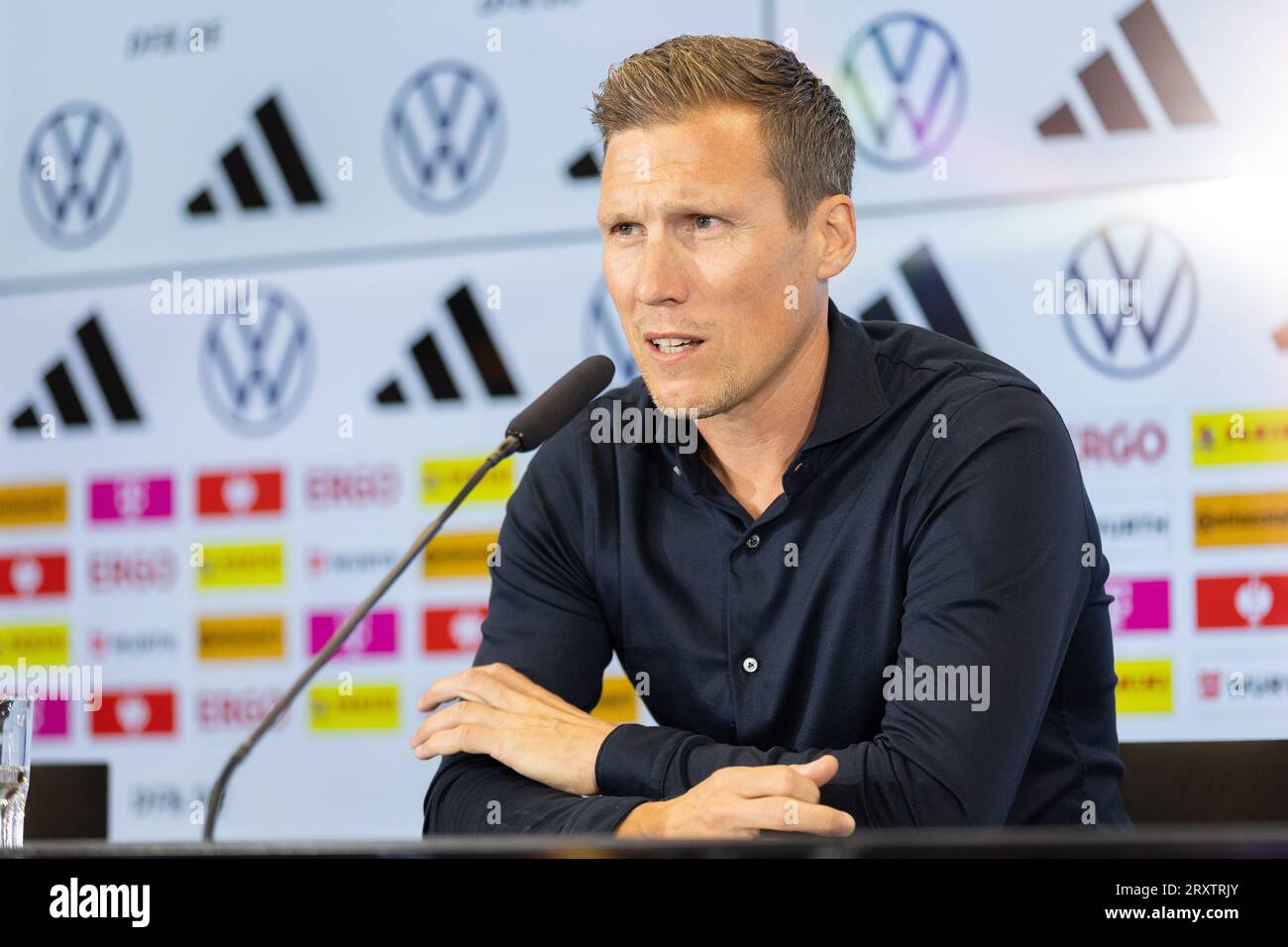 Wolf hannes dfb hi-res stock photography and images - Alamy