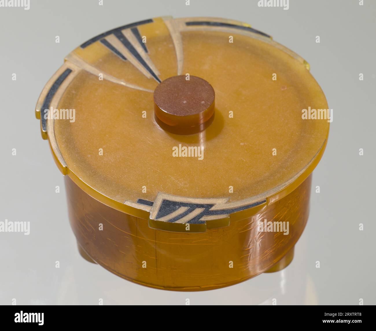 Bakelite powder box lid from dresser set owned by Lena Horne mid 20th ...