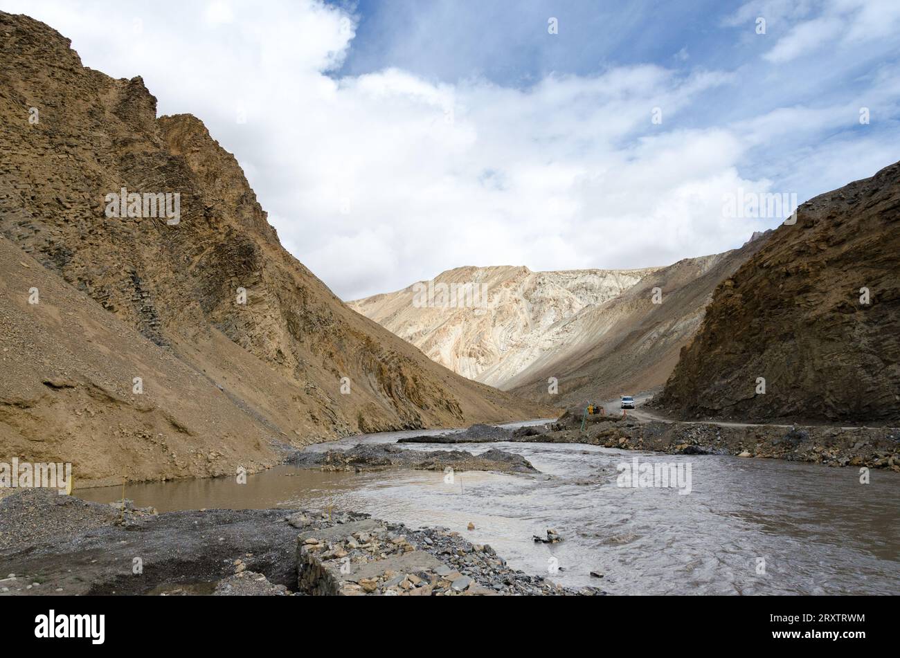 Ruta por el himalaya hi-res stock photography and images - Alamy