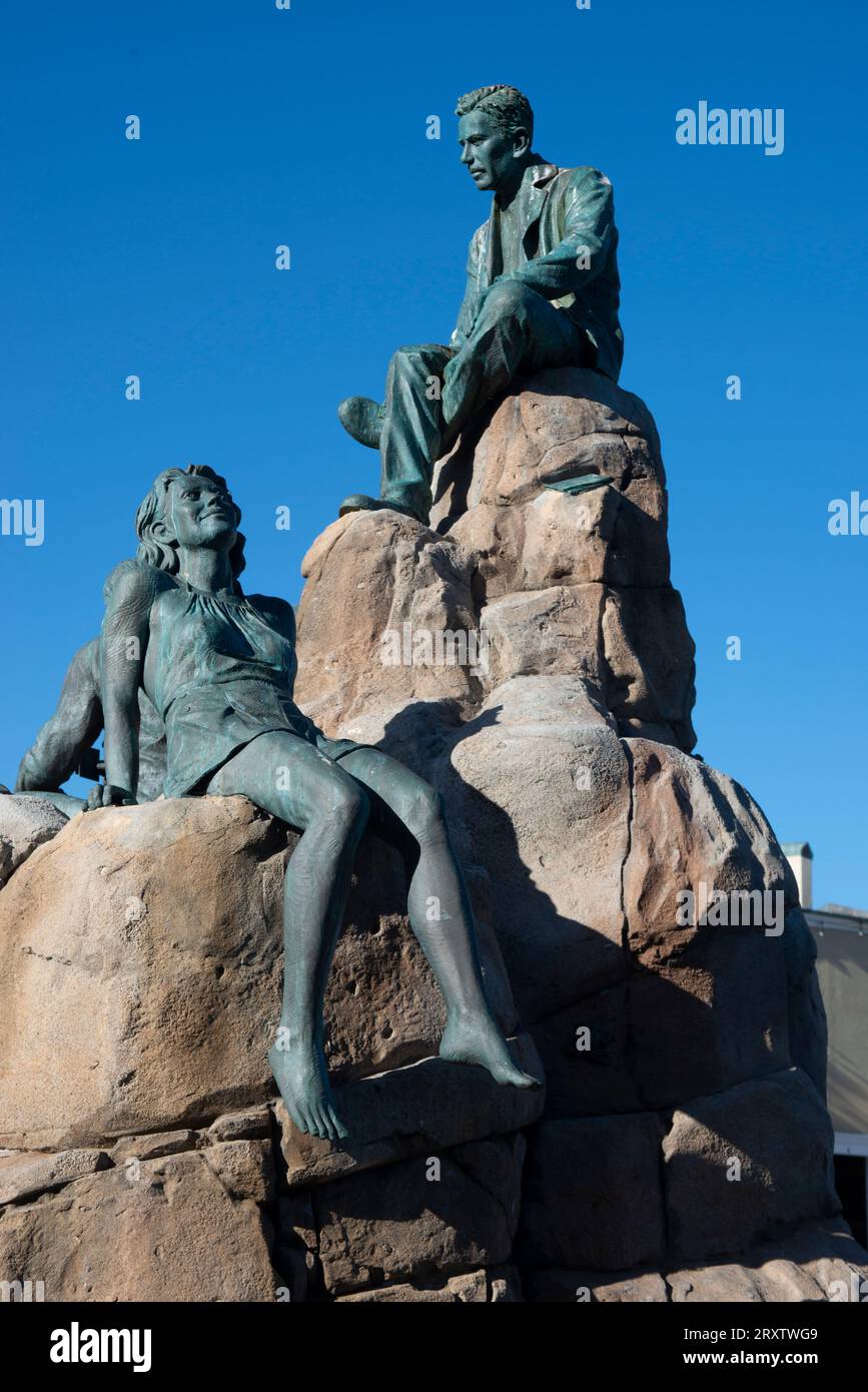 Cannery row monterey statue hi-res stock photography and images - Alamy