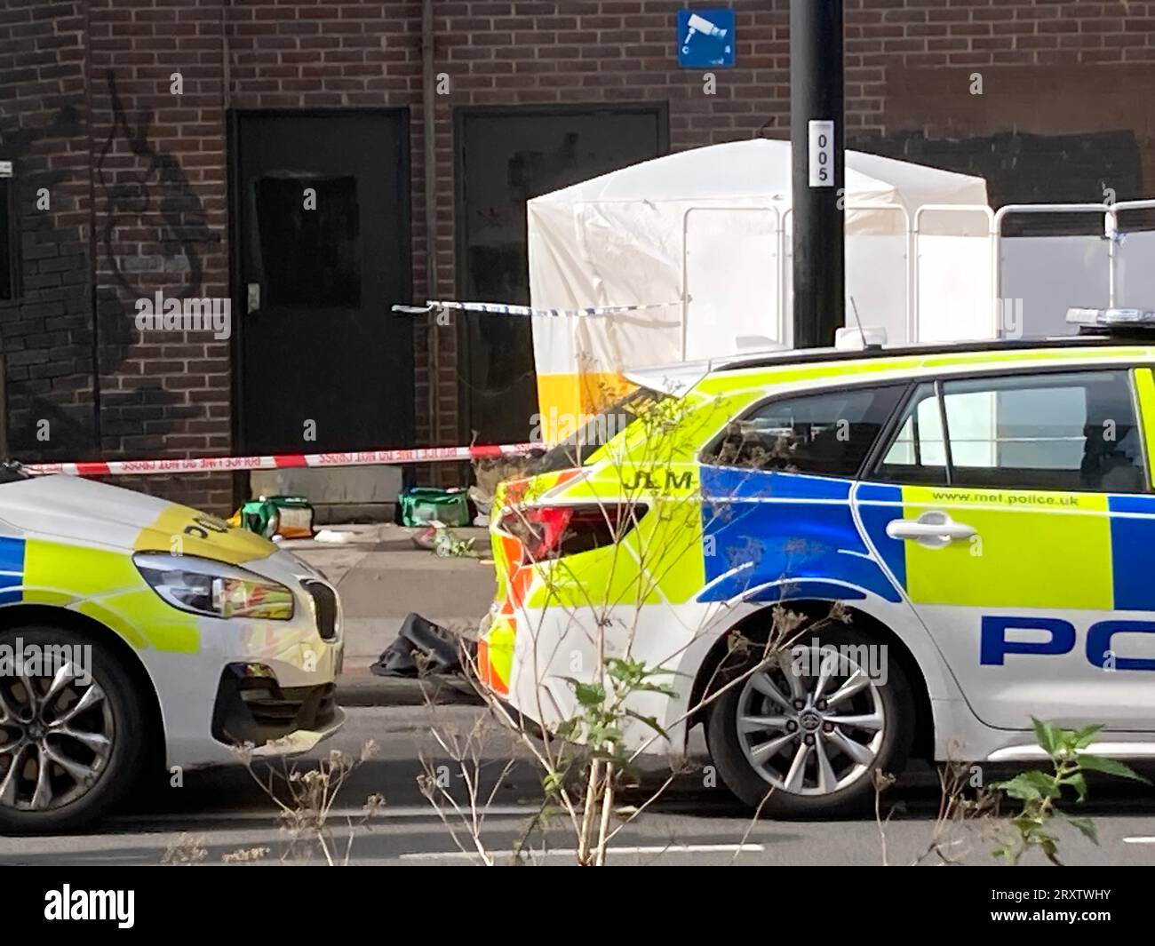 Crime scene wellesley road croydon hi-res stock photography and images ...