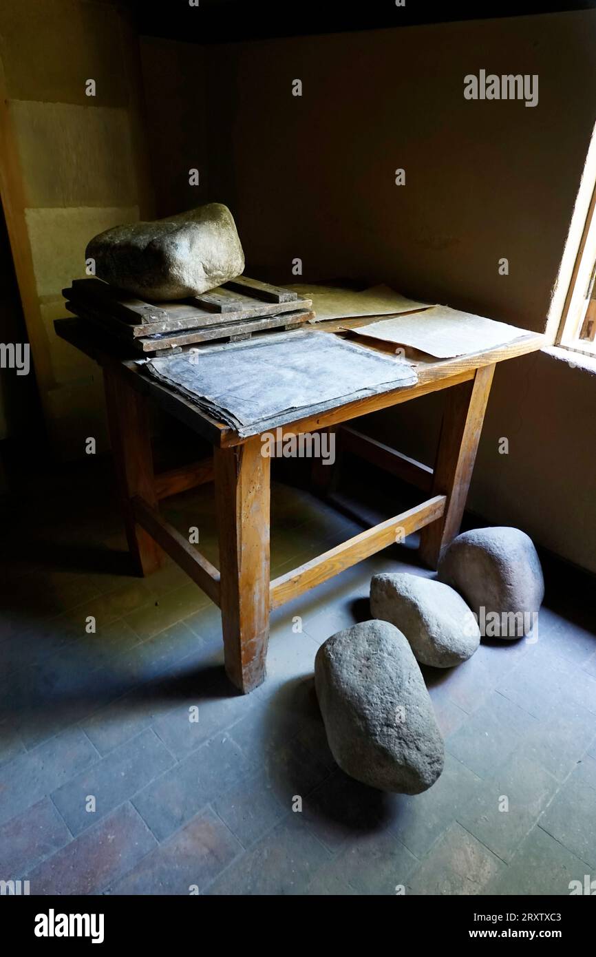 Traditional paper making, Samarkand, Uzbekistan, Central Asia, Asia ...