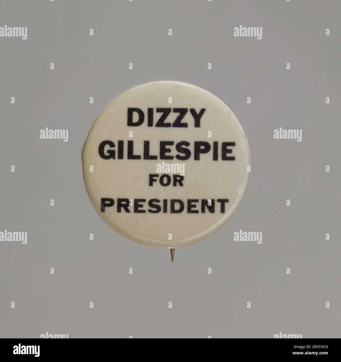 Vintage pinback hi-res stock photography and images - Alamy