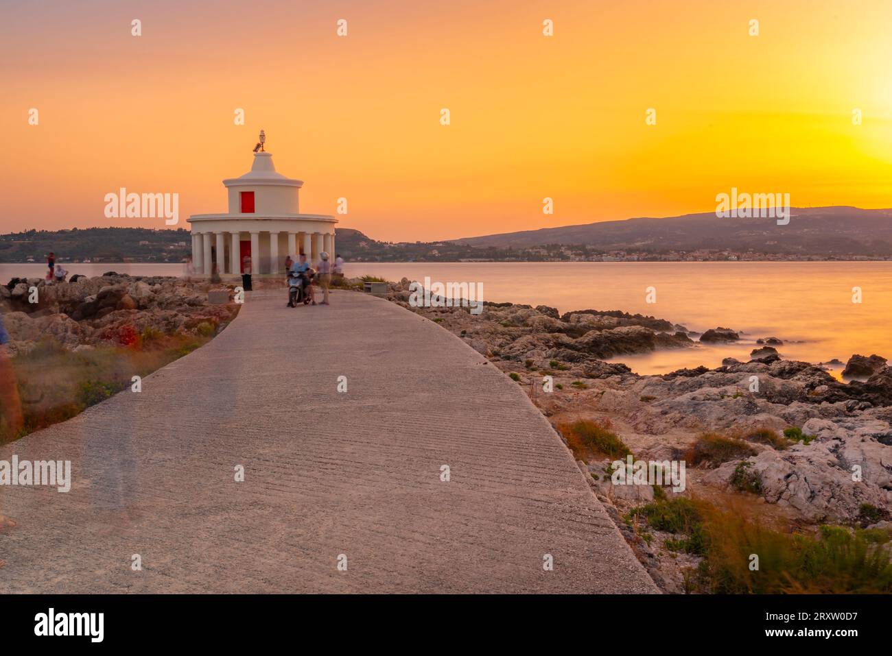 View of Saint Theodore Lighthouse at sunset, Argostolion, Kefalonia ...