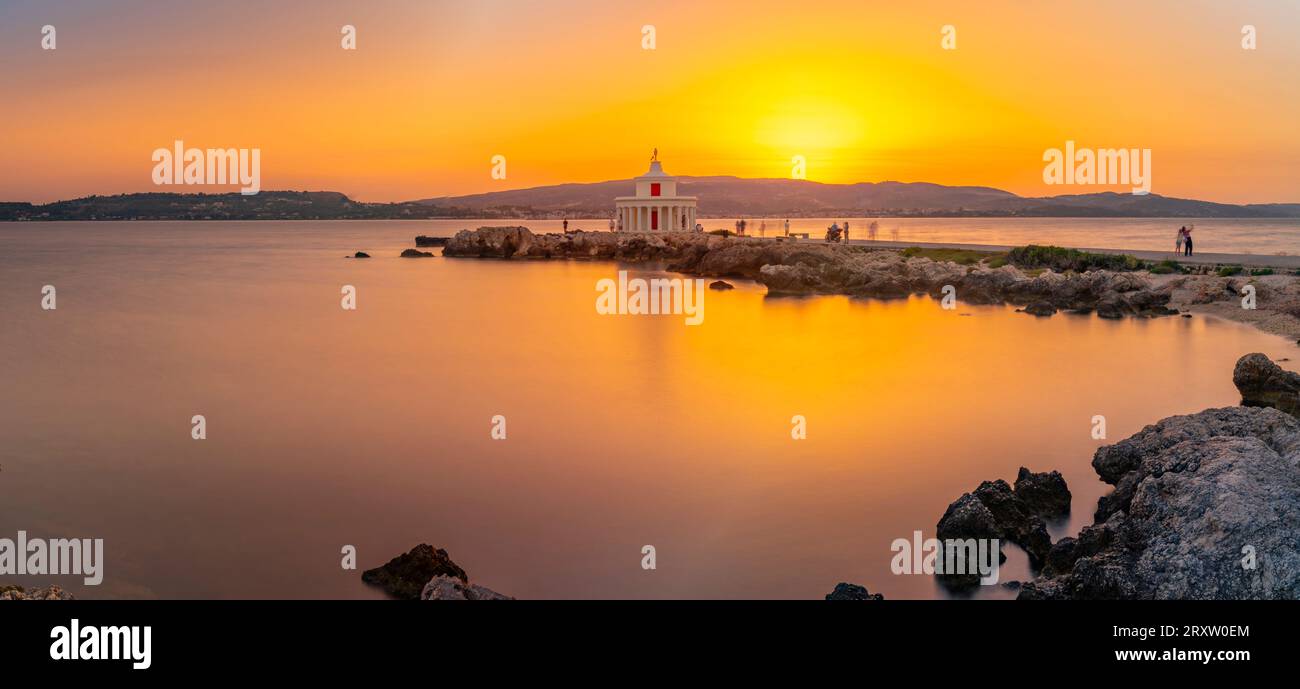 View of Saint Theodore Lighthouse at sunset, Argostolion, Kefalonia ...