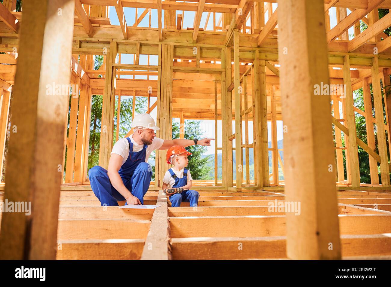 House construction showing beams hi-res stock photography and images ...