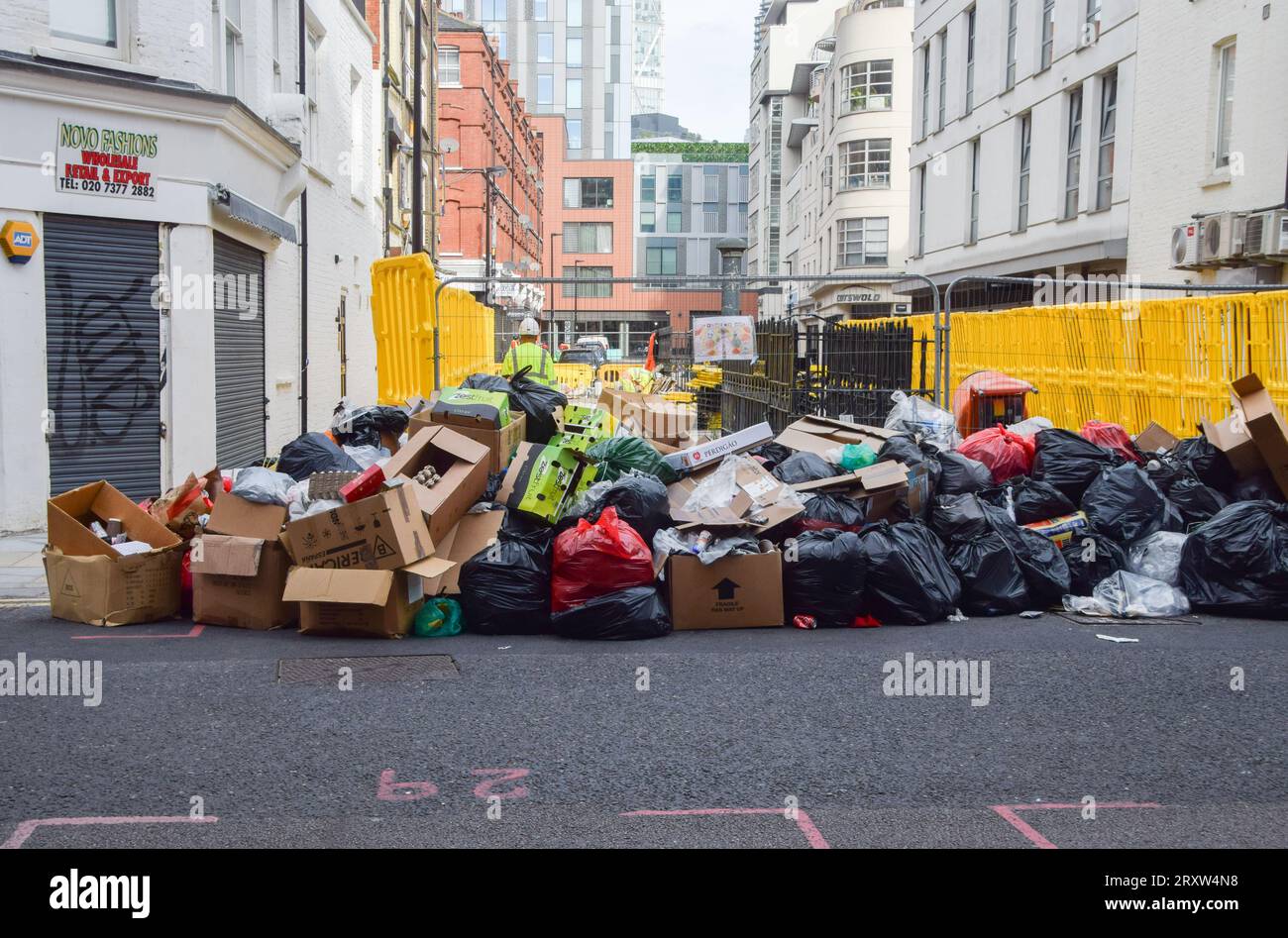 London, UK. 27th September 2023. Huge piles of garbage line the streets ...