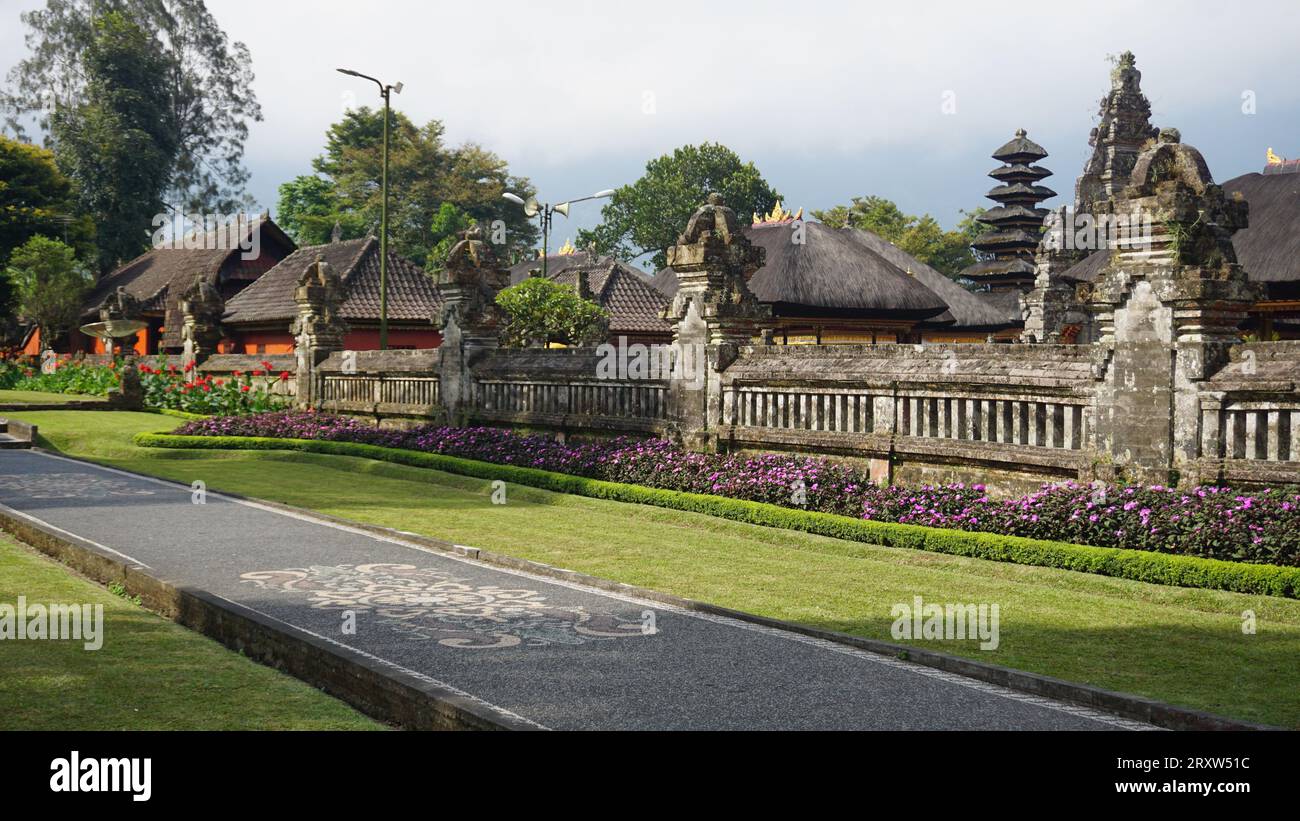 Bangunan bali hi-res stock photography and images - Alamy