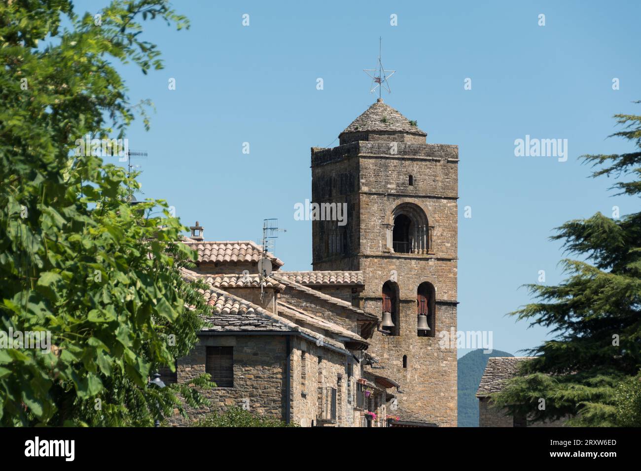 Pueblos mas bonitos españa hi-res stock photography and images - Alamy