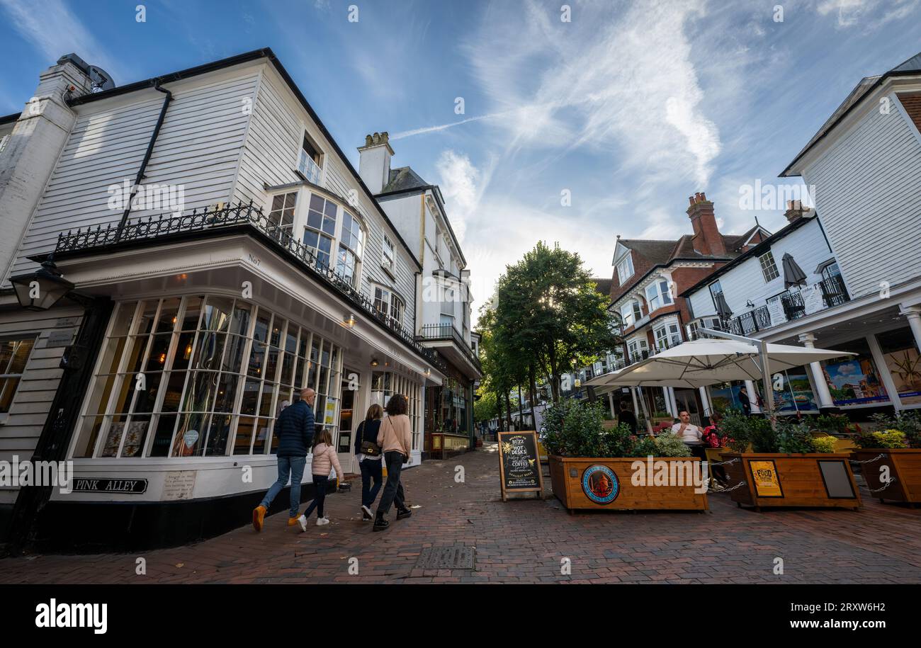 Tunbridge Wells, Kent, UK: The Pantiles, a Georgian colonnade in Royal ...