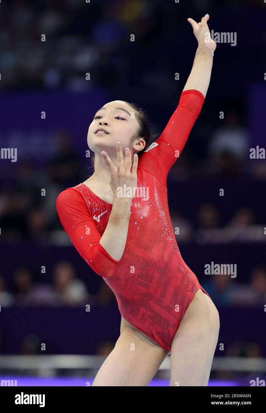 (230927) -- HANGZHOU, Sept. 27, 2023 (Xinhua) -- Okamura Mana of Japan ...