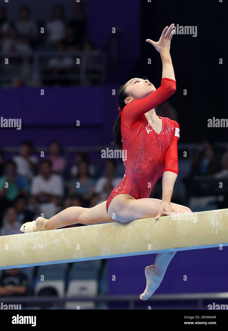 (230927) -- HANGZHOU, Sept. 27, 2023 (Xinhua) -- Okamura Mana of Japan ...