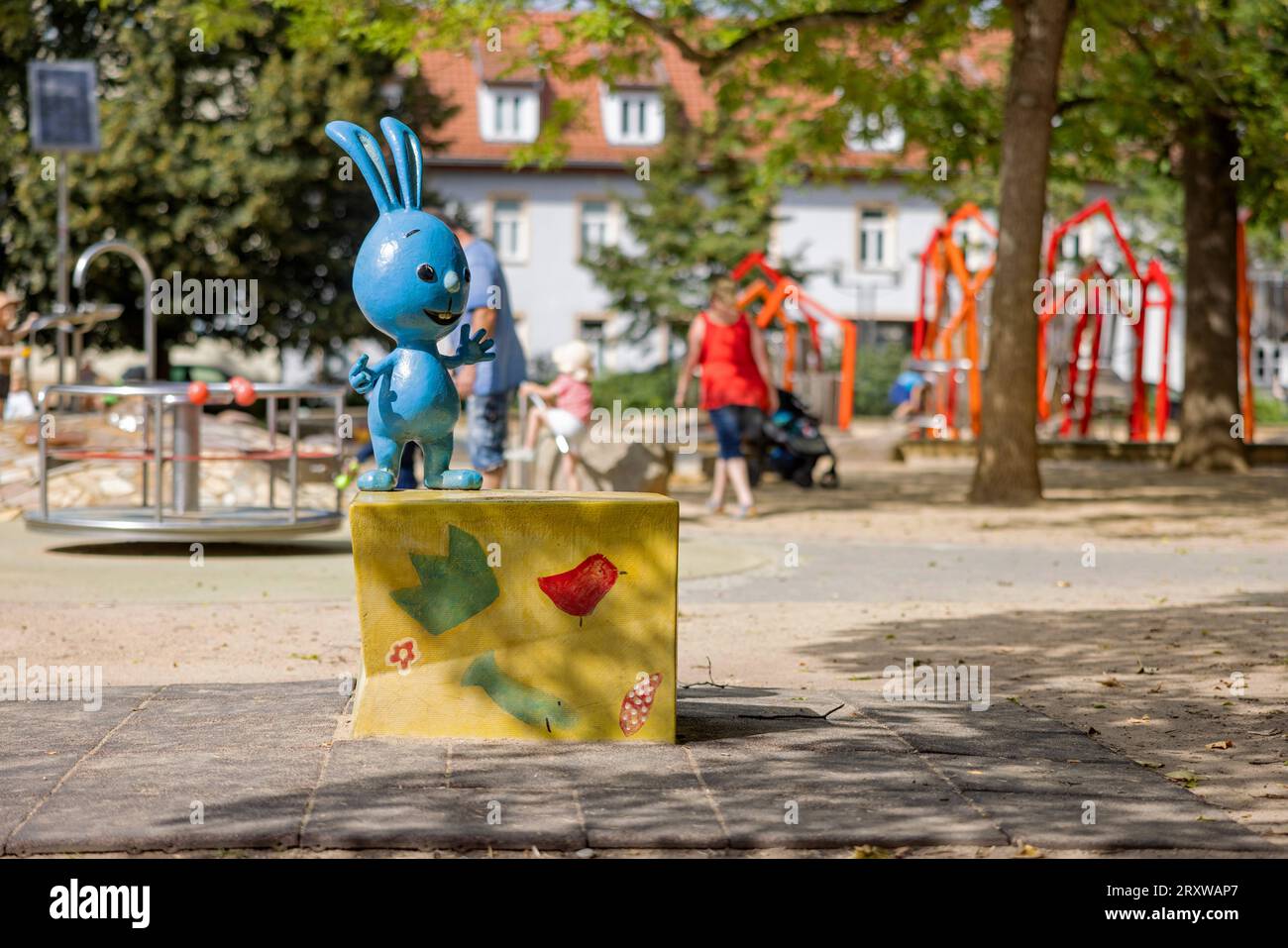 Die Figur des Kinderkanals Kika Das Kikaninchen am Daemmchen in Erfurt ...