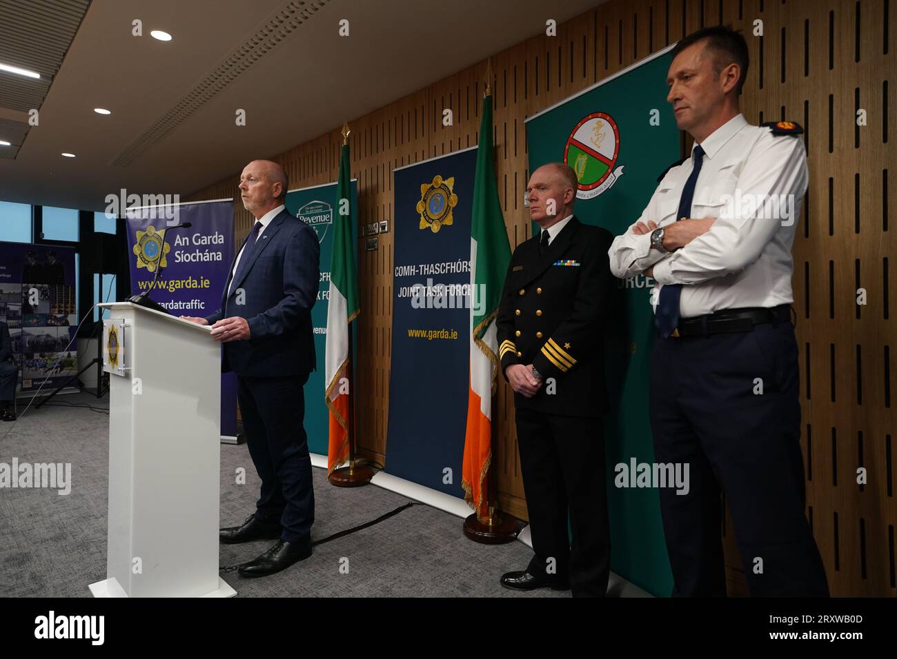 Garda serious crime operations hi-res stock photography and images - Alamy