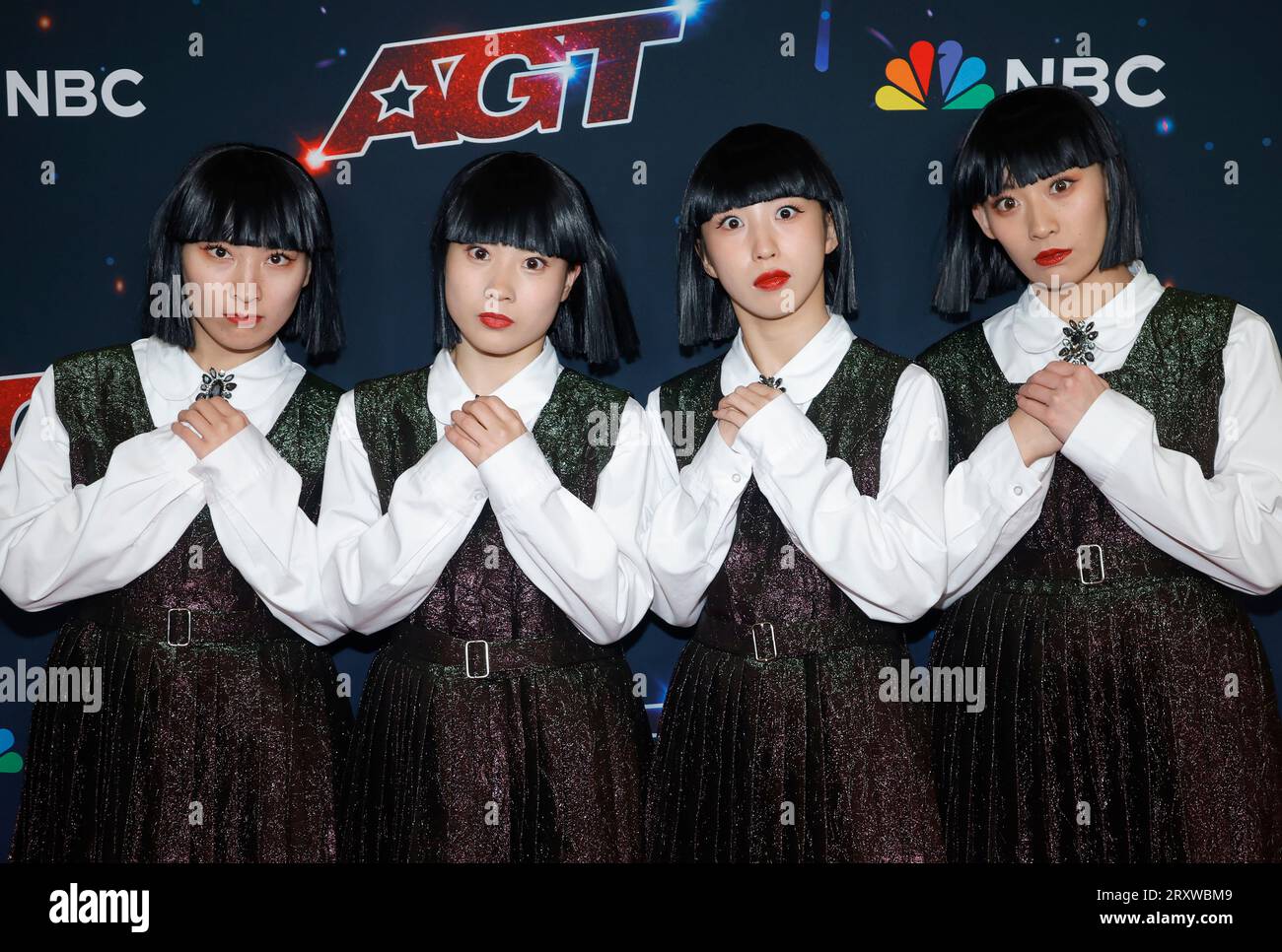 Season 18 hi-res stock photography and images - Alamy