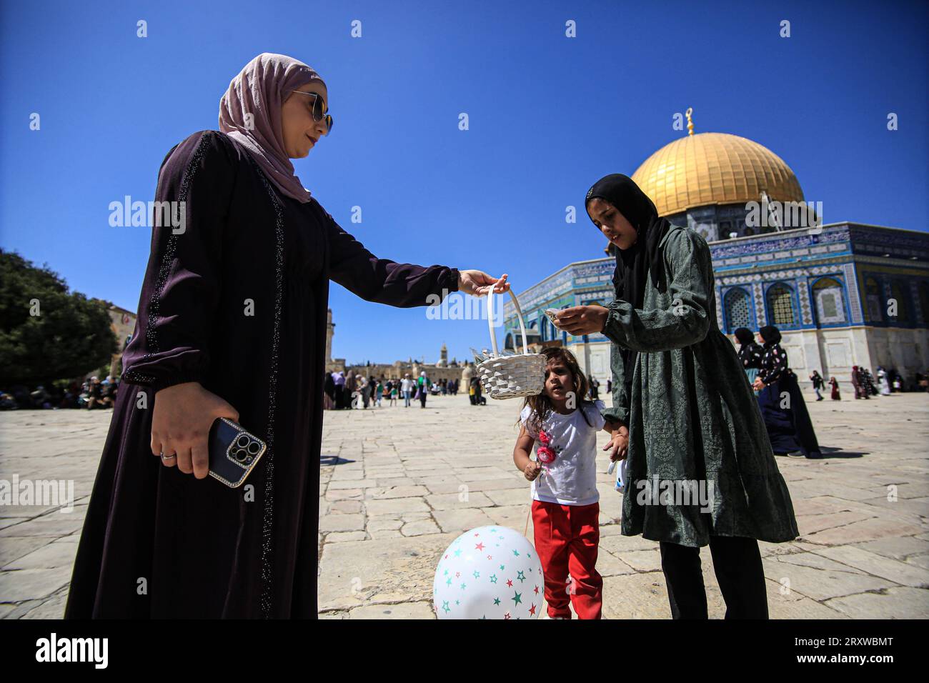 Mawlid al-Nabi in Jerusalem Palestinians gather to commemorate the ...