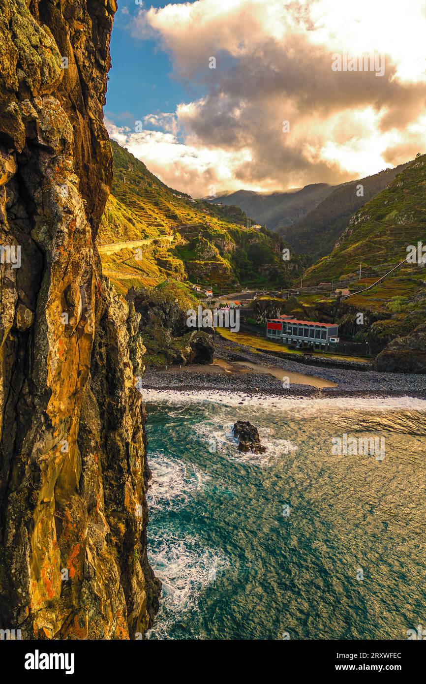 Scenic aerial view of the Atlantic Ocean crashing against the coast and ...