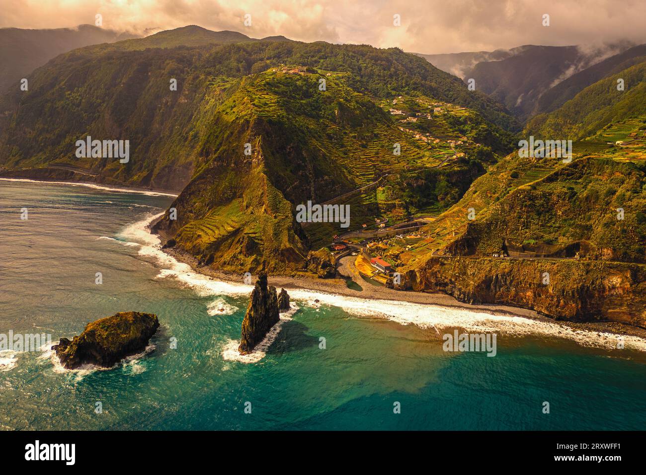 Scenic aerial view of the Atlantic Ocean crashing against the coast and ...