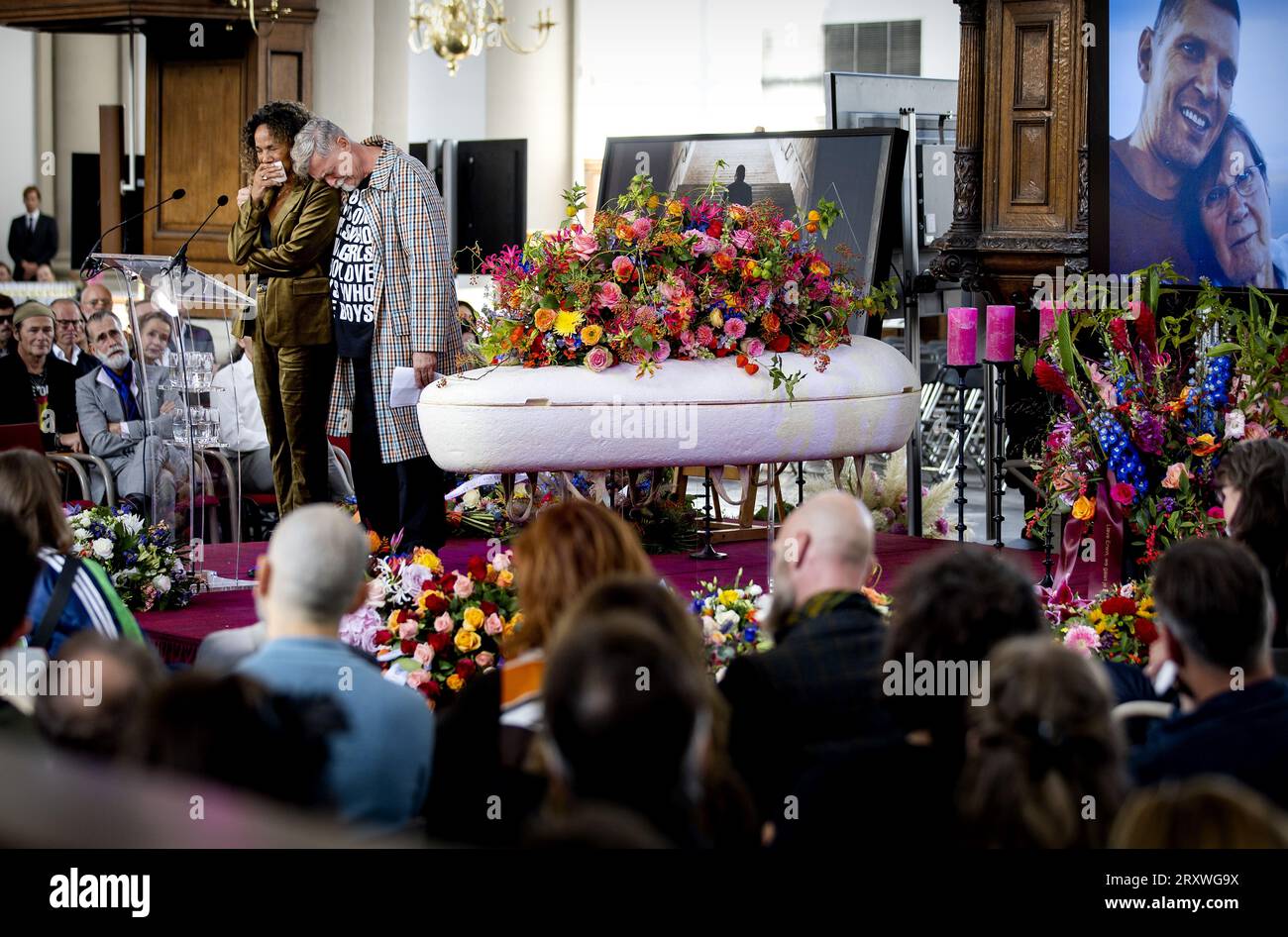 AMSTERDAM - Guests give a speech during the funeral service of Erwin ...