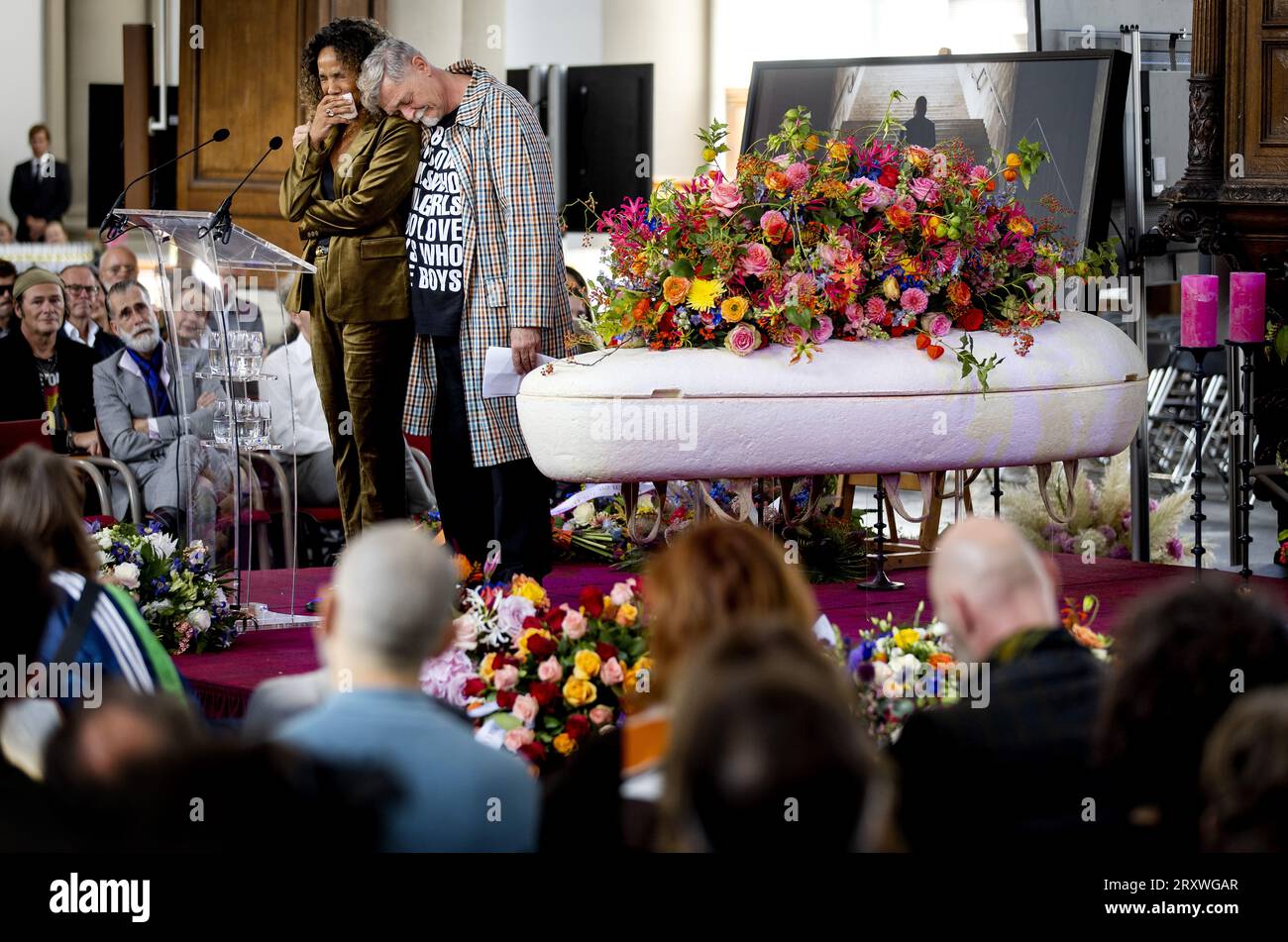 AMSTERDAM - Guests give a speech during the funeral service of Erwin ...