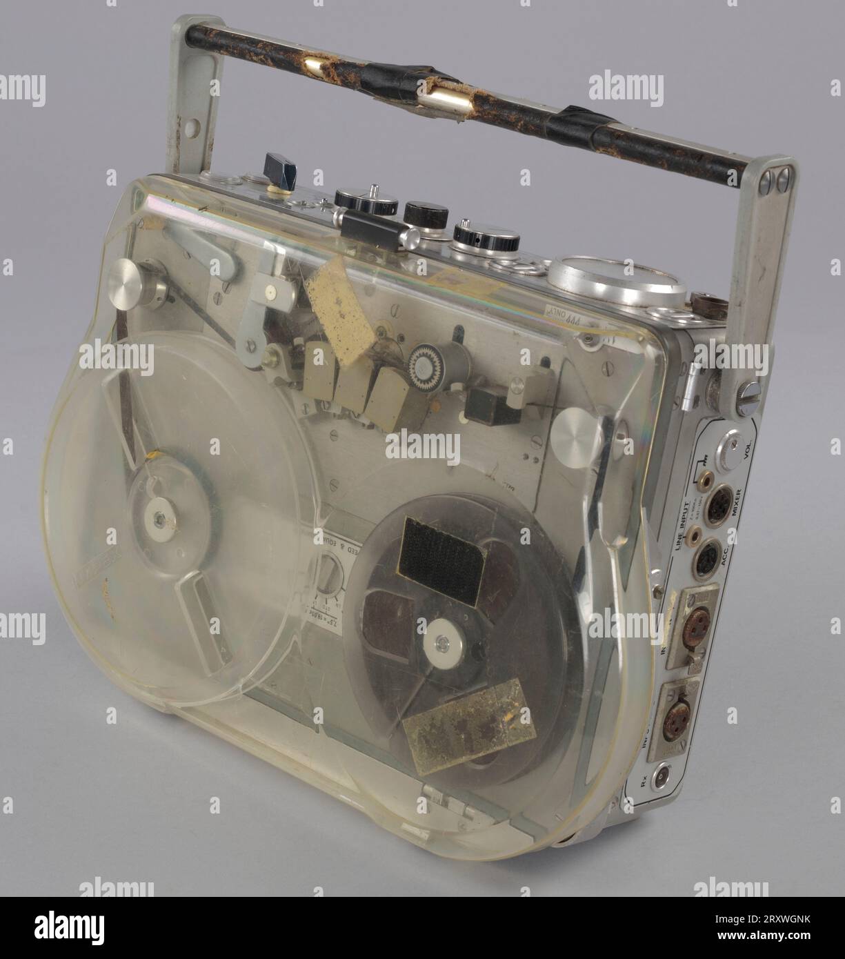 Ca 1972 manufactured hi-res stock photography and images - Alamy