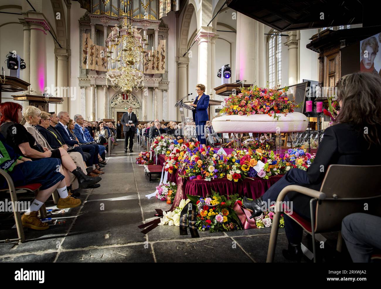 AMSTERDAM - Janine van den Ende gives a speech during the funeral ...