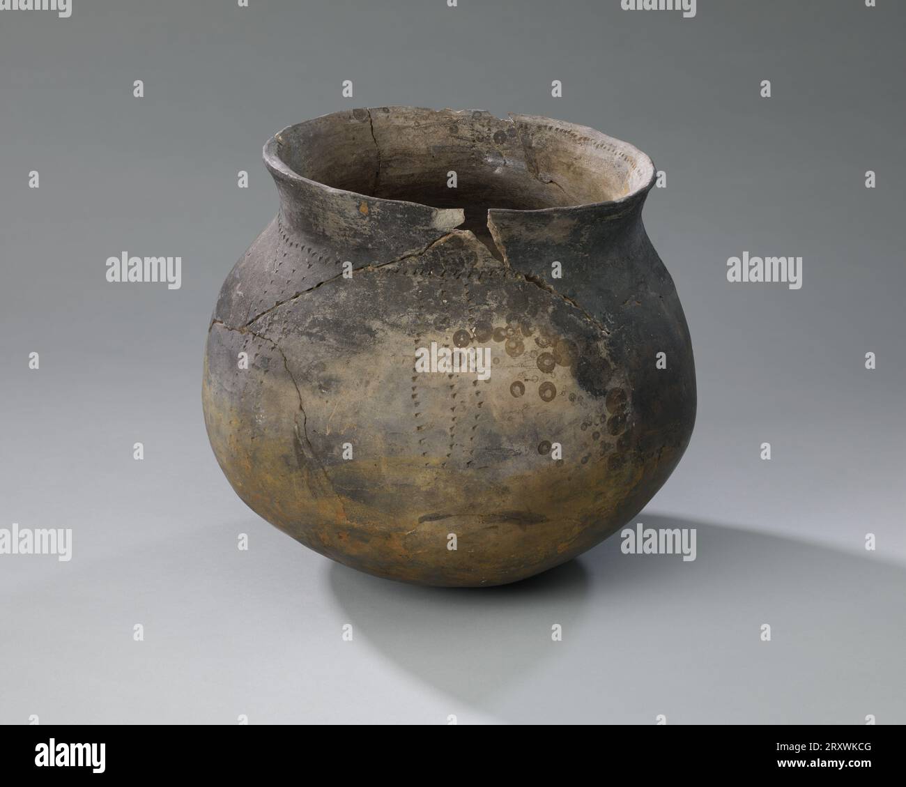 Colonoware pot from Cooper River, Charleston County, SC 18th century ...