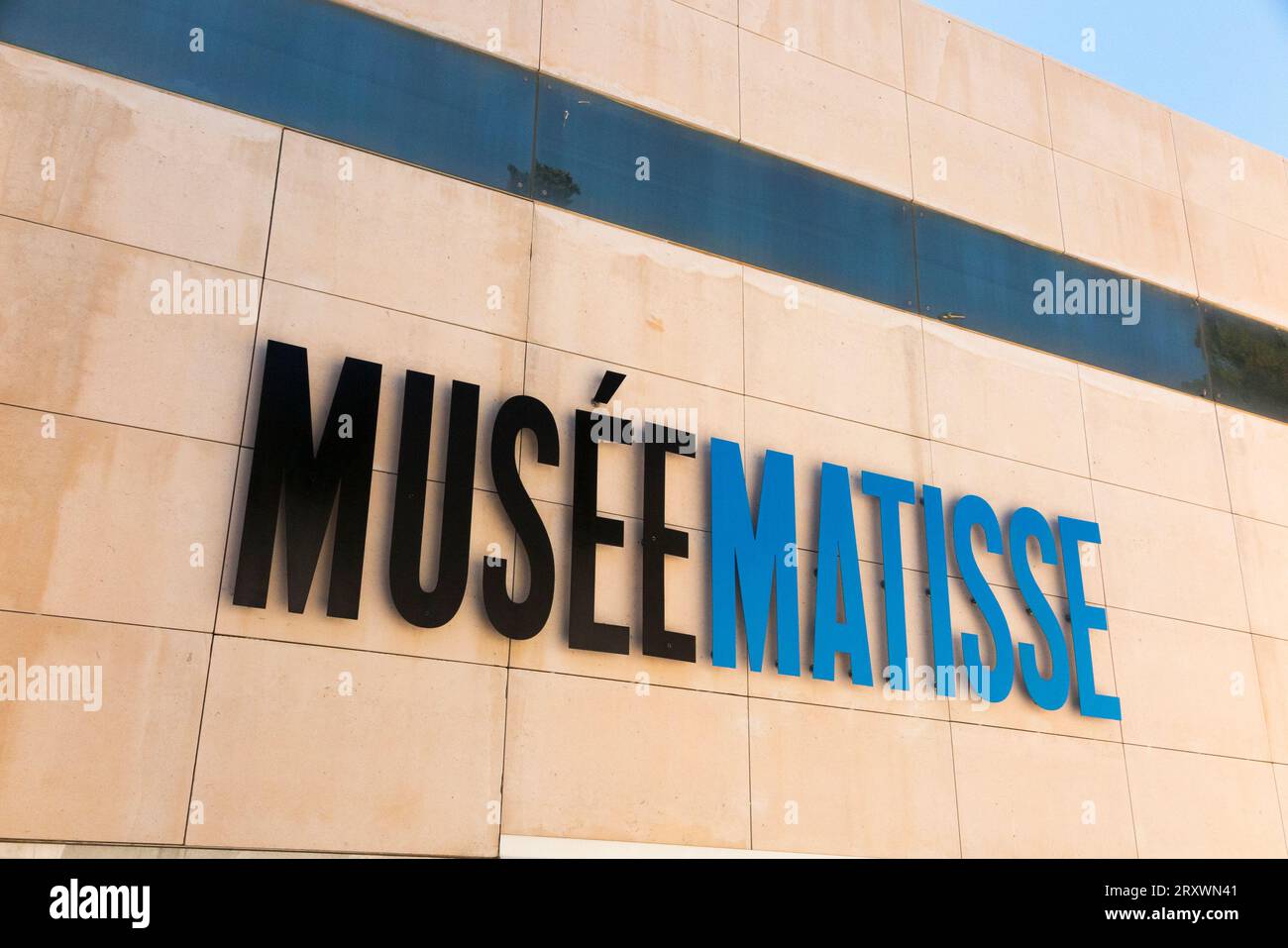 Exterior of the modern wing with sign of the Musee Matisse gallery ...