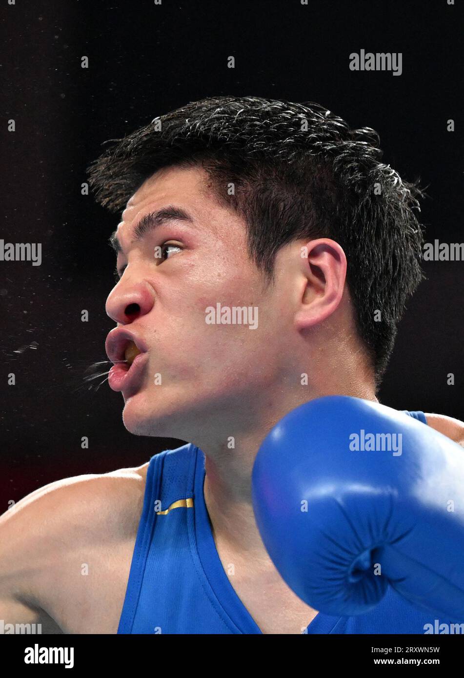 (230927) -- HANGZHOU, Sept. 27, 2023 (Xinhua) -- Wang Xiangyang of ...