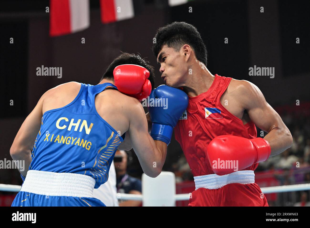 (230927) -- HANGZHOU, Sept. 27, 2023 (Xinhua) -- Wang Xiangyang of ...