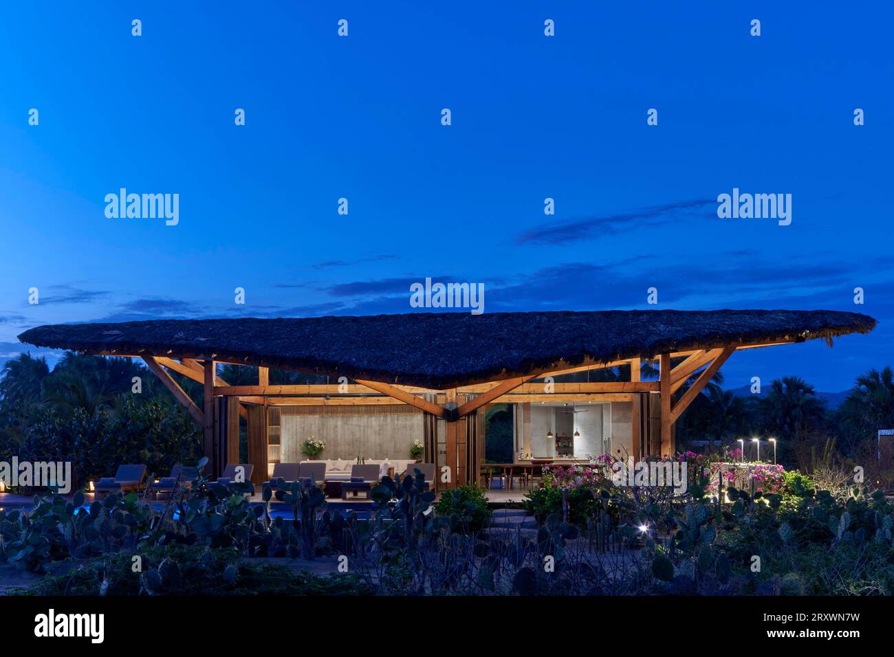 Private house interior dusk view hi-res stock photography and images ...