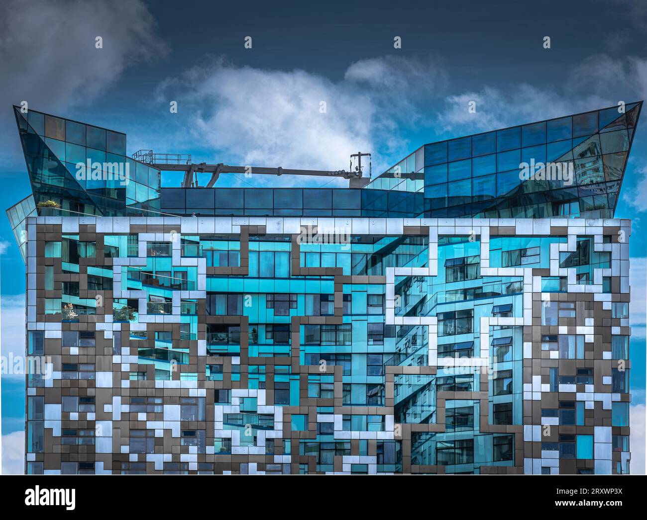 Modern buildings in Birmingham city centre. Tall modern architecture ...