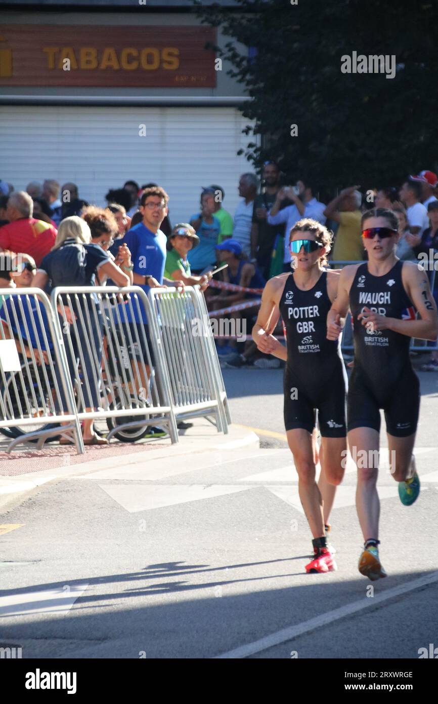 Team GB triathletes Beth Potter and Kate Waugh at the World ...