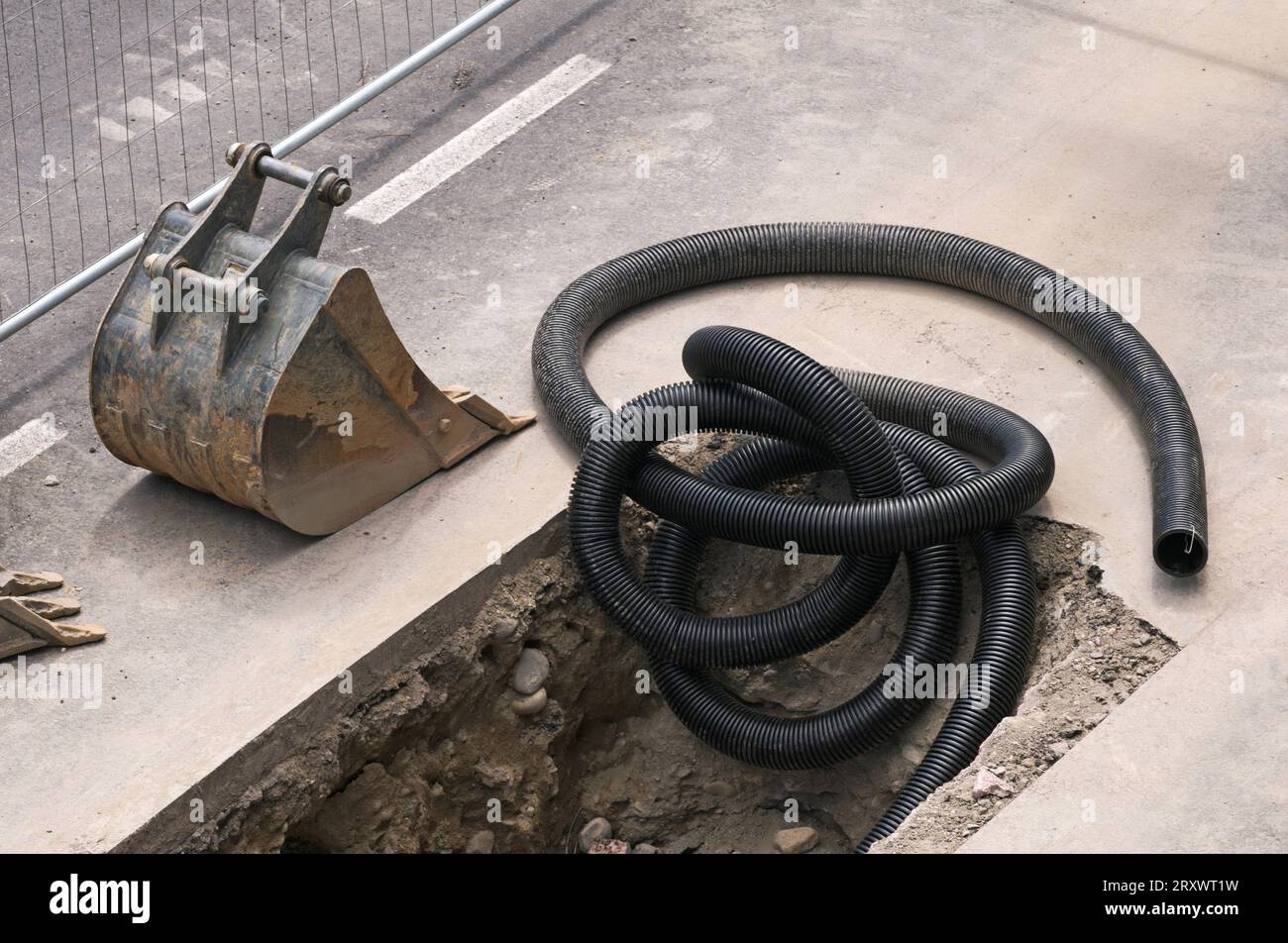 Black corrugated pipe hi-res stock photography and images - Alamy