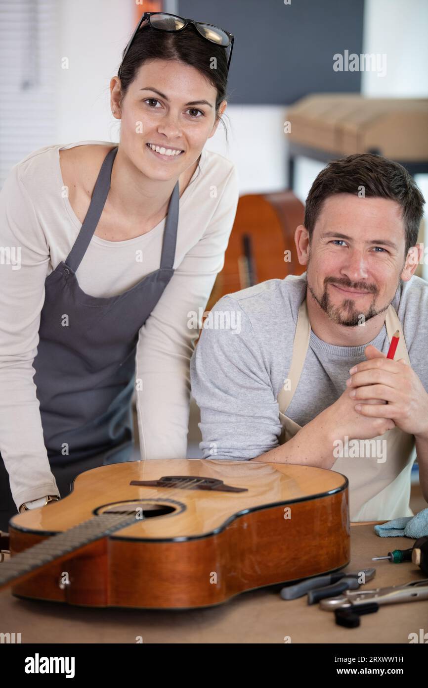 Luthier working in guitar hi-res stock photography and images - Alamy