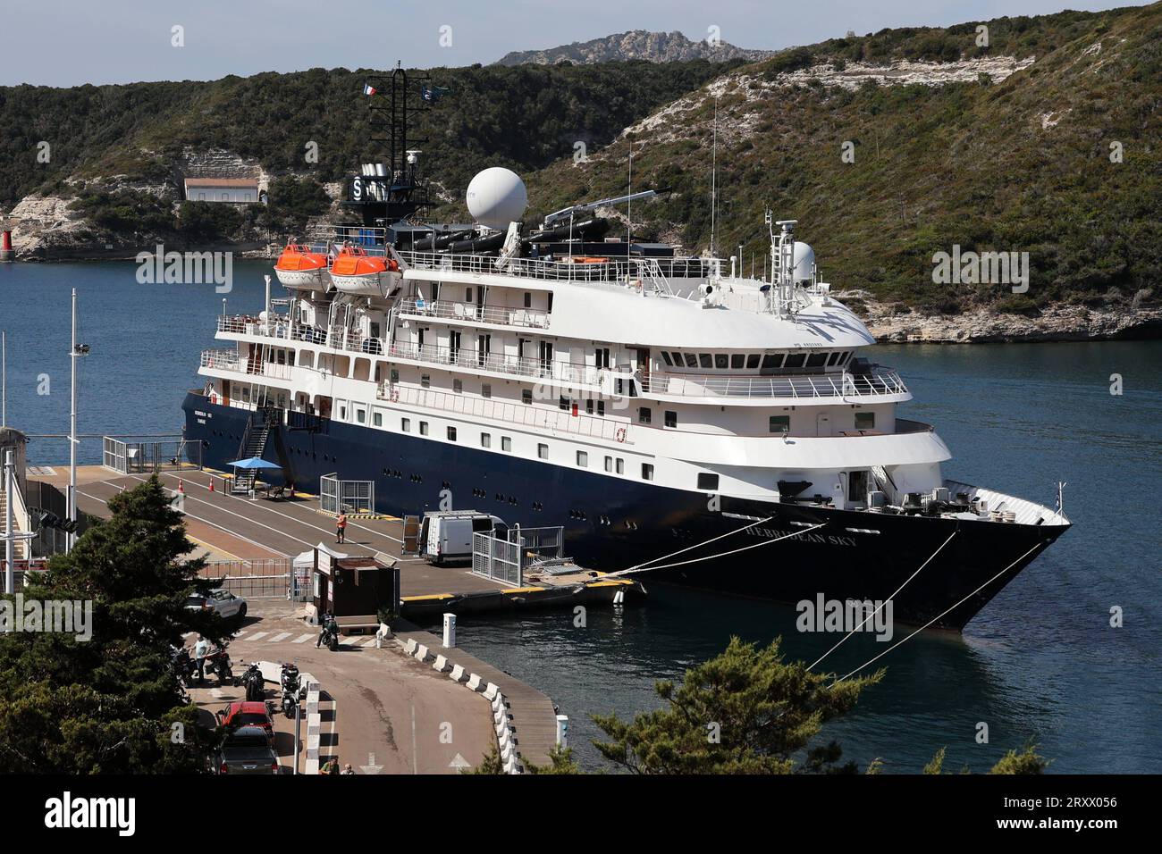 Bonifacio Themenfoto: Schiff, Kreuzfahrt, Hebridean Sky, Bonifacio ...