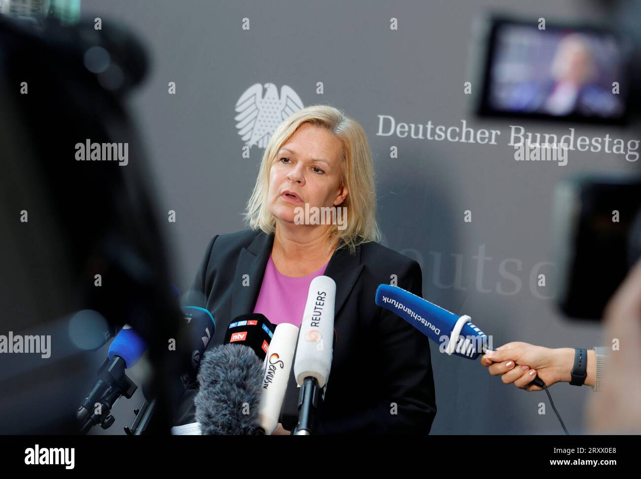 Bundesinnenministerin Nancy Faeser, Deutschland, Berlin, Reichstag ...