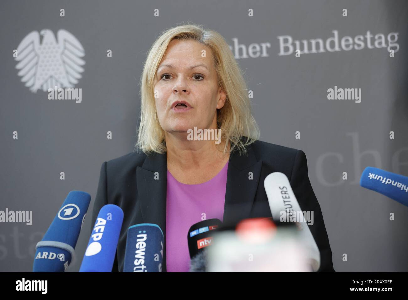 Bundesinnenministerin Nancy Faeser, Deutschland, Berlin, Reichstag ...