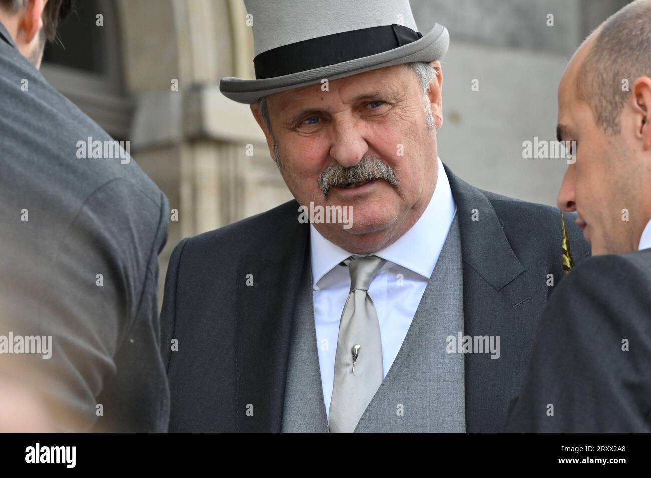 Karl Anselm Fürst von Urach bei der Ankunft zur Trauung von Maria ...