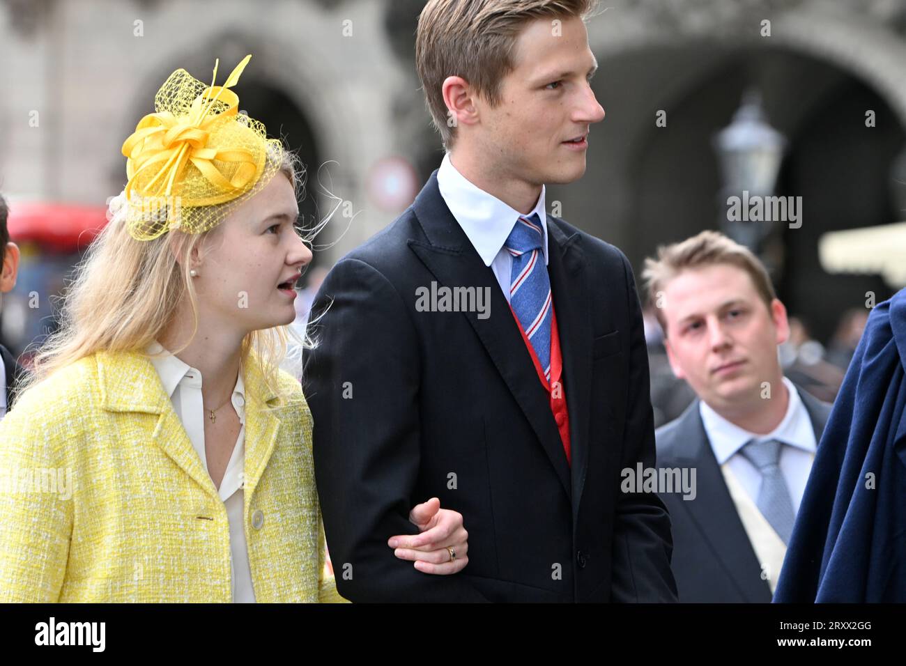 Stanislaus Prinz von Bayern mit Freundin Isabel Hampel bei der Ankunft ...