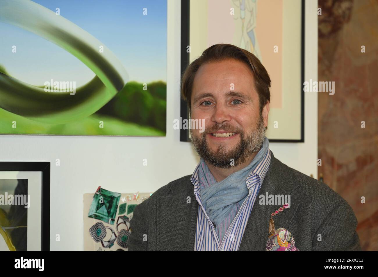 Der Kurator und Kunstberater Michael Schmidt Ott posiert bei der ...