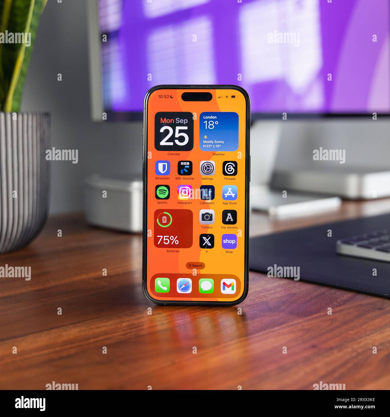 Apple Wallpaper Iphone Wood