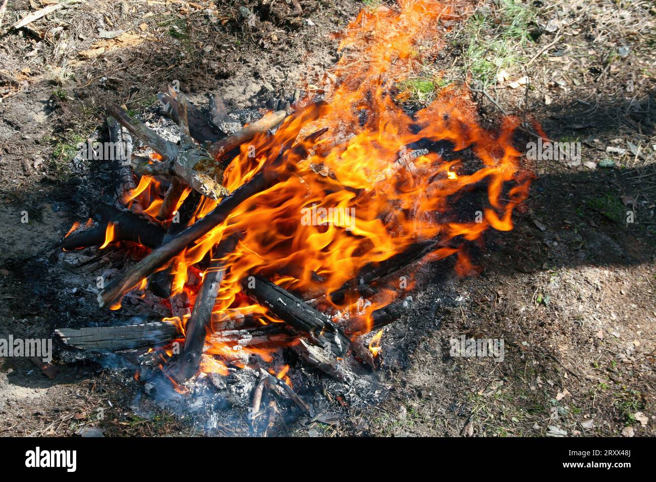 Coals of a fire hi-res stock photography and images - Alamy