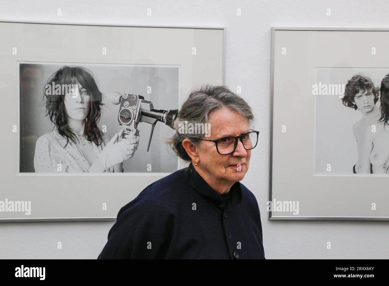 Judy Linn bei der Eröffnung ihrer Einzelausstellung im Haus am ...