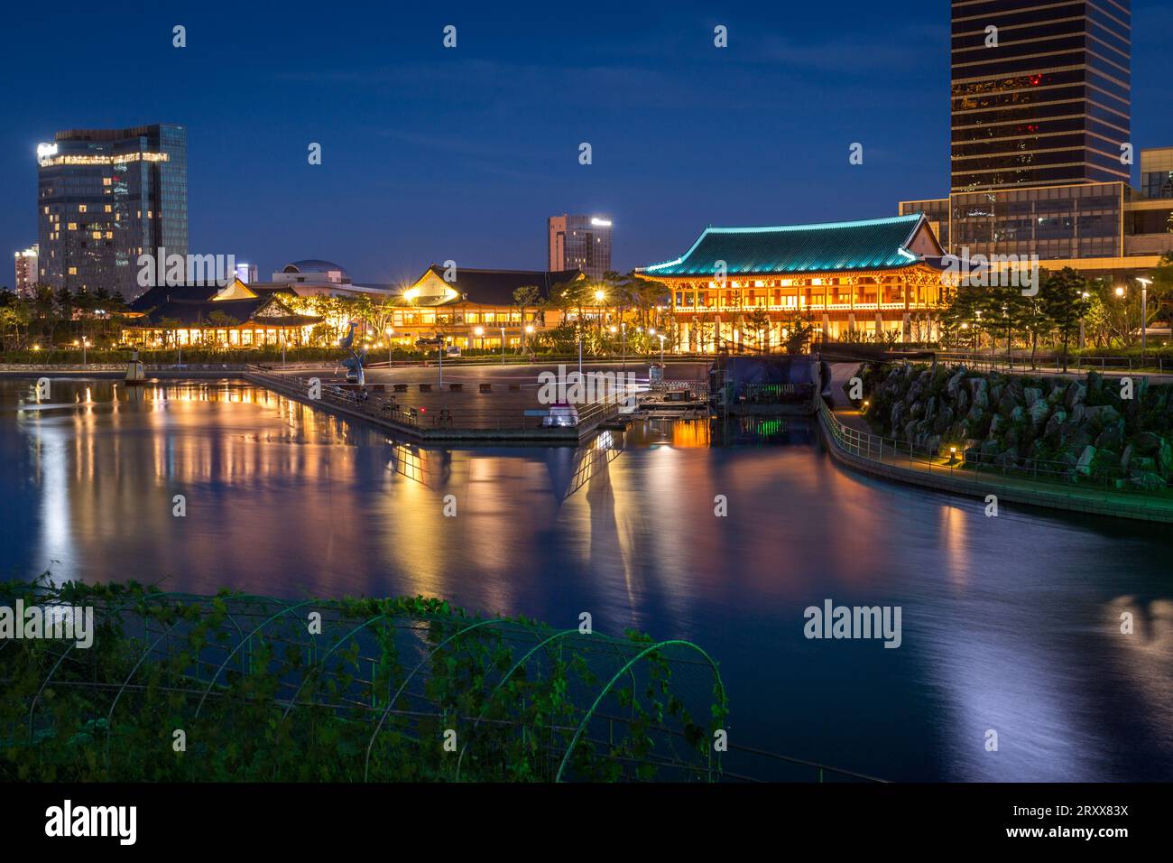 Incheon city night hi-res stock photography and images - Alamy