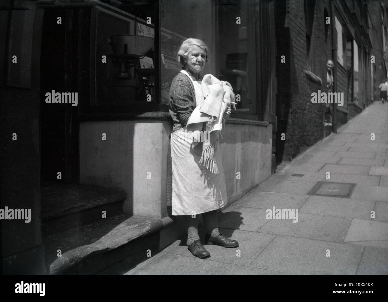 1960s apron hi-res stock photography and images - Alamy