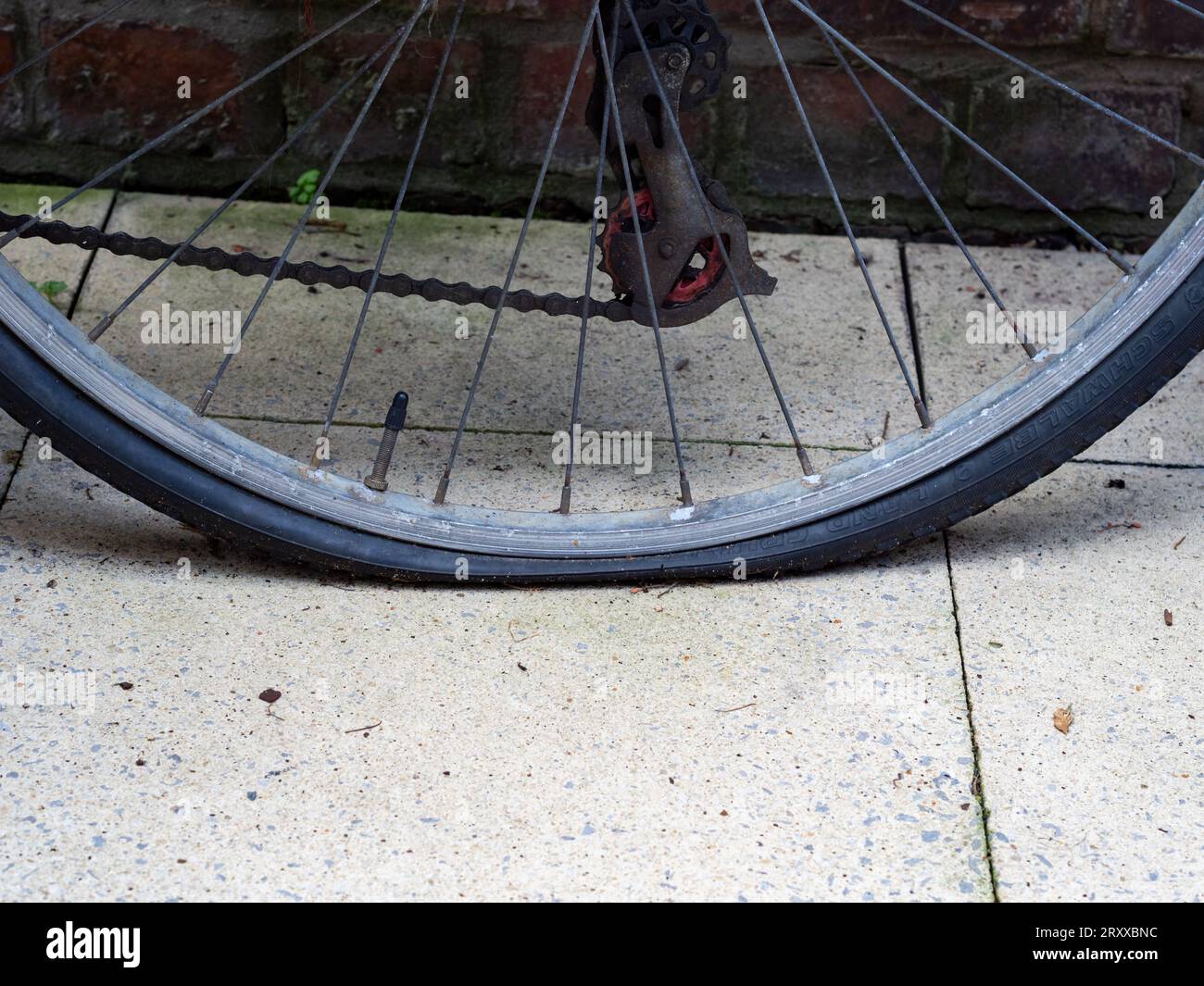 Rusty bike on side of road hi-res stock photography and images - Alamy