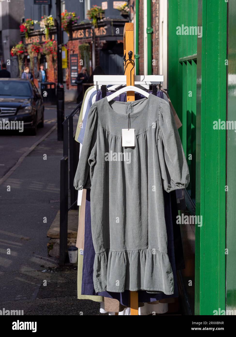 Vintage clothes rail hi-res stock photography and images - Alamy