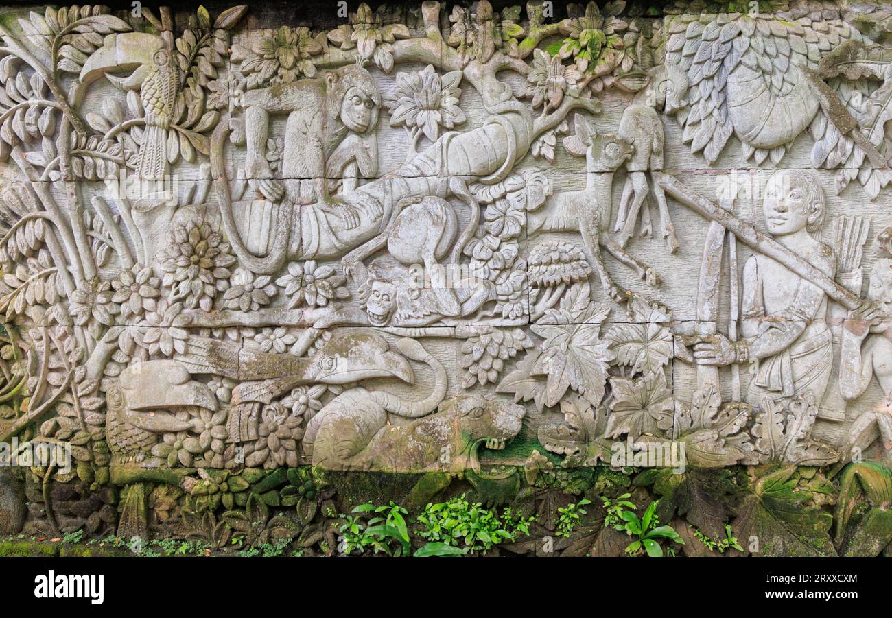 Balinese mural wall in Fort Canning Park, Singapore Stock Photo - Alamy